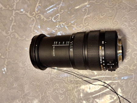 Canon 1100D sotiladi
