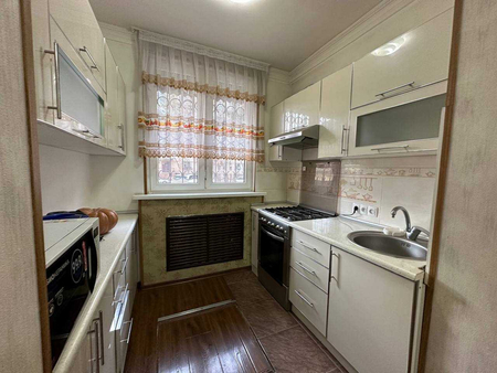 Аренда квартиры  Гостиница Россия 2в3ком.1этаж.4этажка