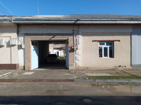 Xovli sotiladi hamma sharoit bor