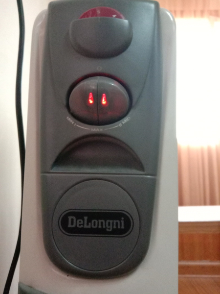 Масляный обогреватель DeLonghi