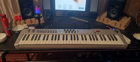 Midi klavish. 5 oktavalik origin 61
