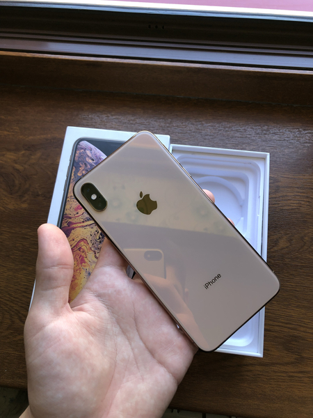 iPhone Xs Max kar dok full sotladi ZA/A