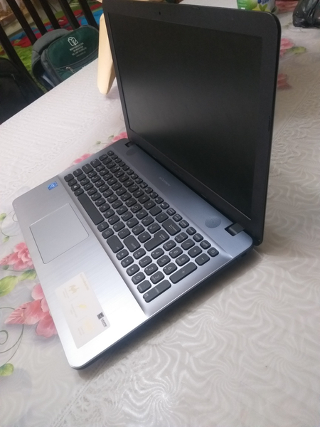 Noutbuk  ASUS X541S