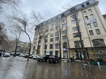 Продам Офис. 330м2.  Ц-1.