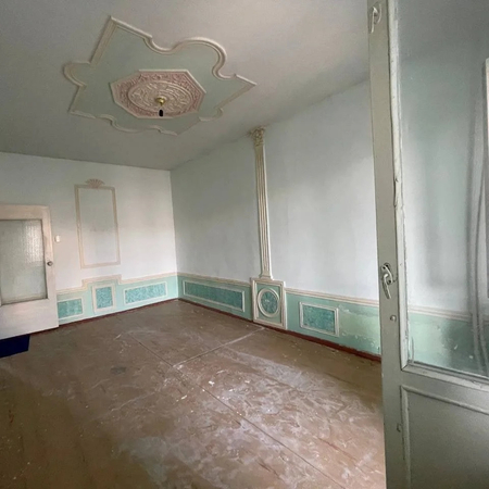 Срочно продаётся отличная 1комнатная квартира на 4этаже с балконом 2на