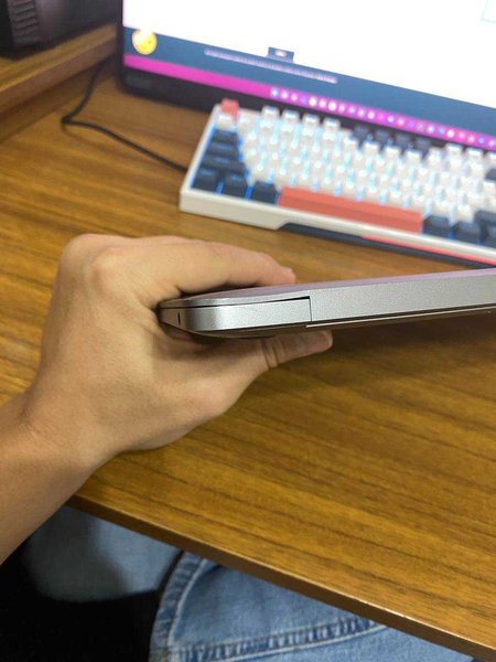 Продам Apple MacBook Air 2020 (intel core i3; 8/256) Б\У