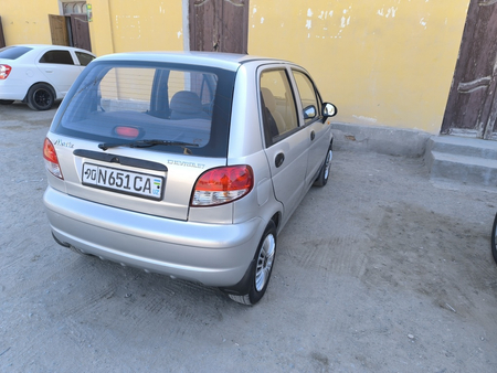 Matiz moshina sotiladi