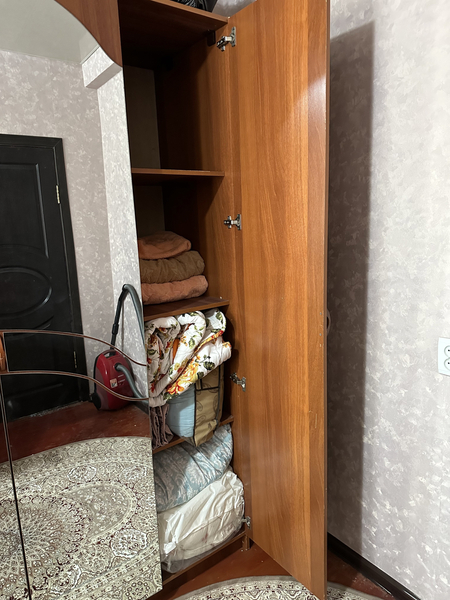 Шкаф платяной