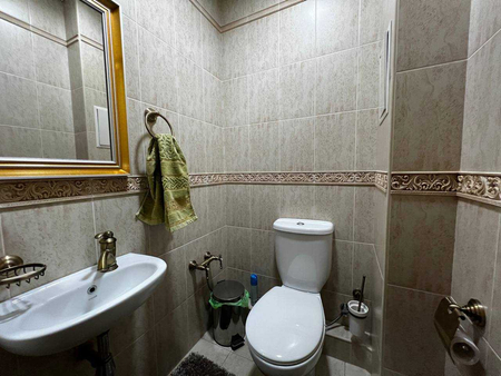 (К128730) Продается 4-х комнатная квартира в Мирабадском районе.