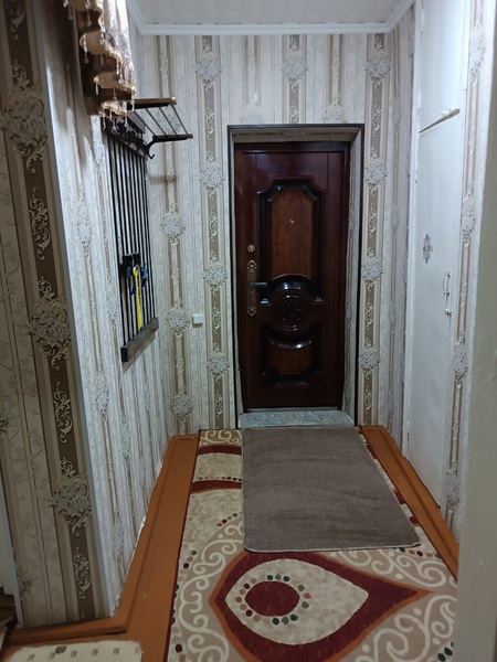 Shahar markazidan dom. Srochno sotiladi