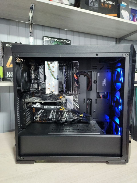 Кейс
КйМатеринская плата ASUS Z390
Процессор Core
