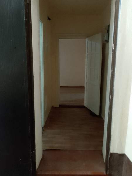 Продаётся Квартира 2х ком 1 этаж в Янгиюле на Нихи