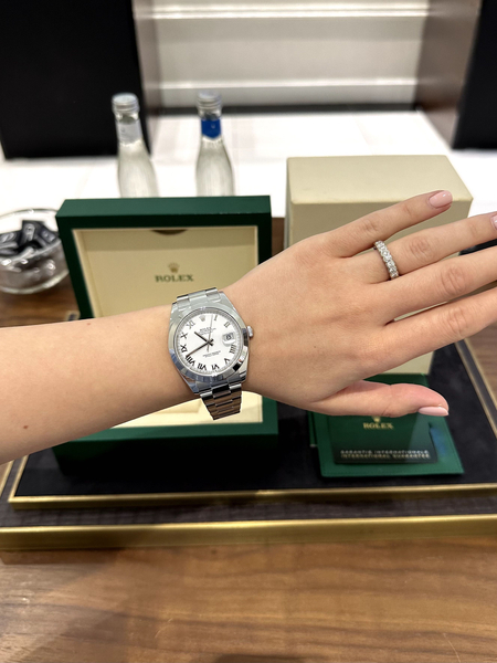 NEW Rolex Datejust 41mm Steel 126300