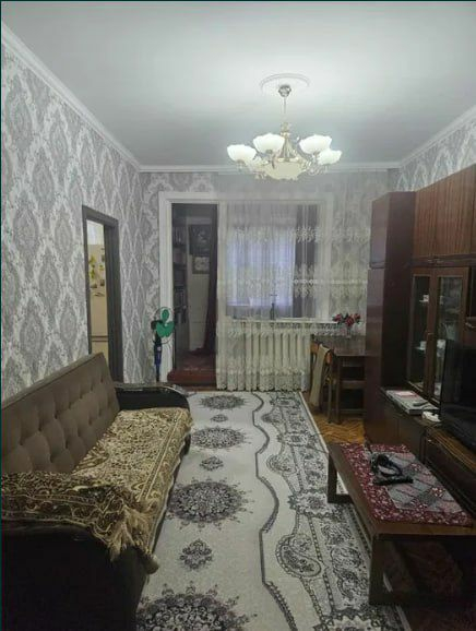Чиланзар 9. 2 комнаты. Балкон 1'5/3.