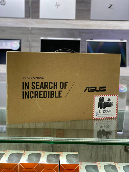 Asus ExpertBook Ryzen 5   8/256 ips