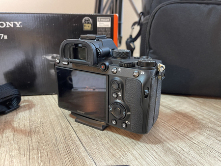 Sony A7 iii почти новый