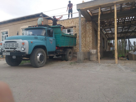 Zil 130 Sotiladi xolati yaxshi
