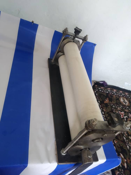 Lavash hamurini yoyip beradigon apparat
