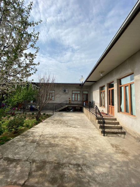 Полтораэтажный дом на Ункургане.