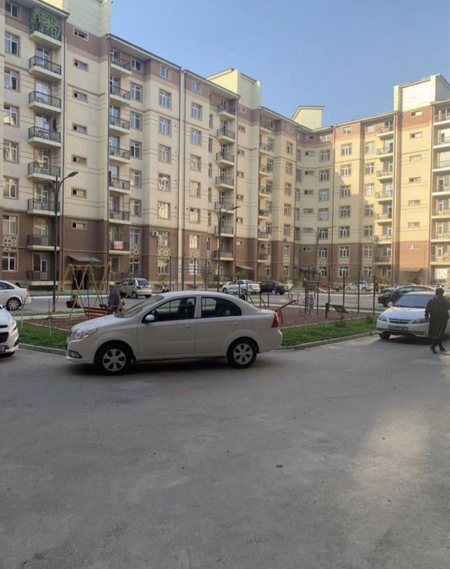 Срочно продаю 3-х Ком. На Яшнабадском ор-р Ж.К “ IZZAT HOUSE “