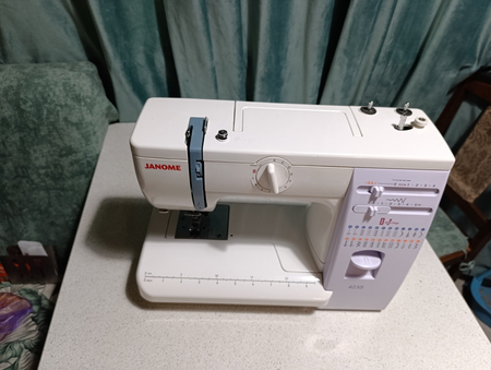 Машинка швейная Janome 423S