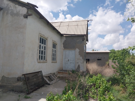 Hovli sotiladi 22 suthli