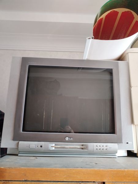 Televizor sotiladi LG