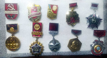 Продаются значки СССР