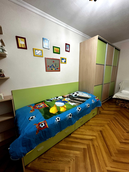 Продаю детский комплект мебели из 5 предметов