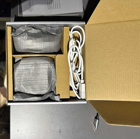 Продам микрофон Razer seiren mini белого цвета