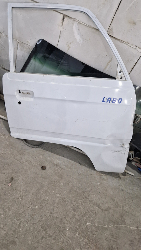Damas Labo eshik