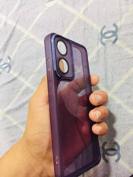 Oppo A78  8/256 xotira sotiladi