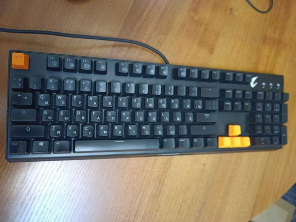 Игровая клавиатура GIGABYTE AORUS K9 на оптических хот-своп свичах