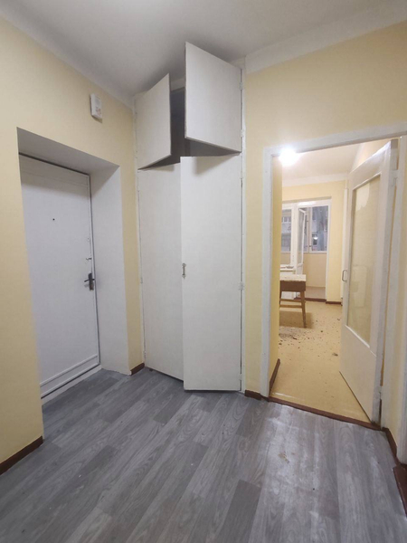 Продажа 3/2/4 массив Буз 2, эко базар, 77 серия