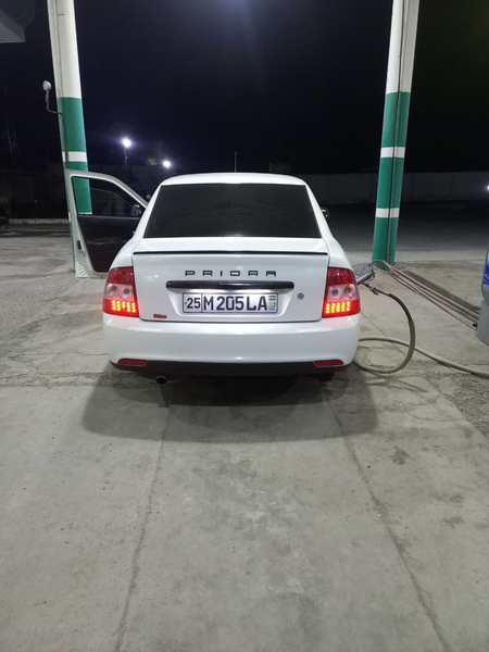 Lada Priora axvoli zur