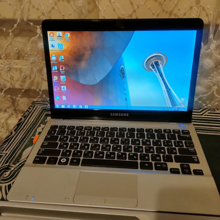 Noutbuk Samsung 305U