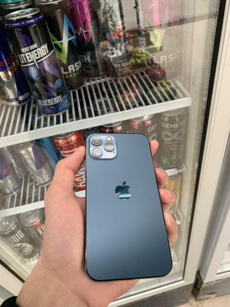 Iphone 12pro 128gb 380$ aybi yoq kami bor qoganini telda gaplashamz