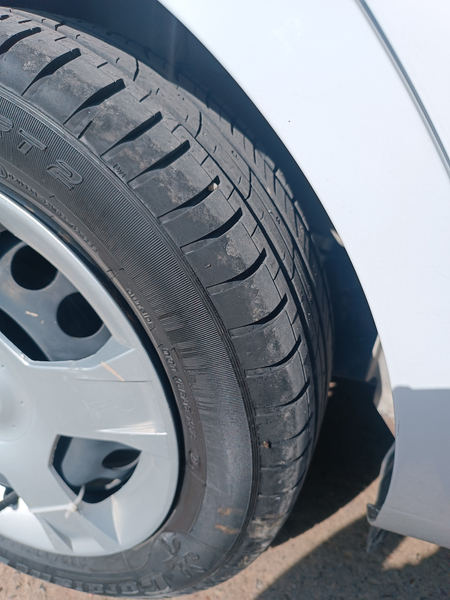 Cordient sport balon R 14 185/60 balon yangi hali 400km yurmagan.