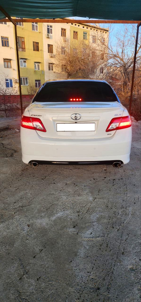 Tayota camry 40 sotiladi 2 krug yurgan metan 4 pakaleniya