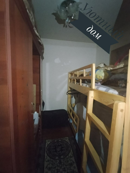 Продаётся 2 ком 4 этаж Зафар\\n• Количества комнаты: 2\\n• Этаж: 4\\n•