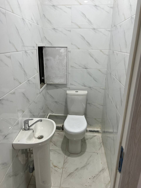 Срочно сдается Янги Хаёт районе массив 16А  2 комнотная квартира 250$