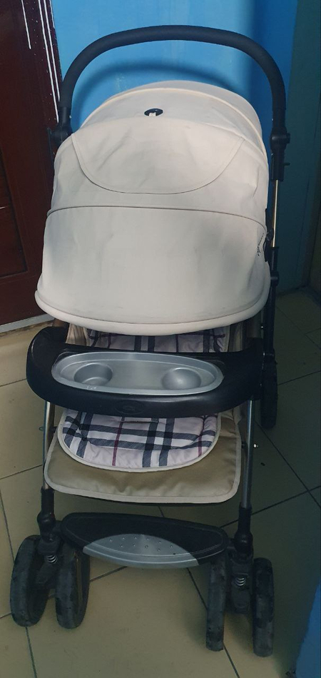 Срочно продаю детскую коляску