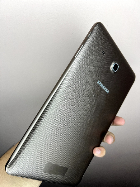 Samsung Tab E sotiladi srochna