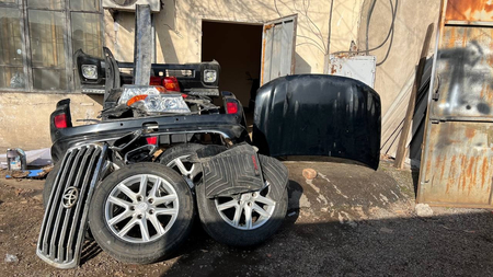 Tayota duvux sotka oldi banfer odi 2 ta fara oldi 2ta kirelo oldi