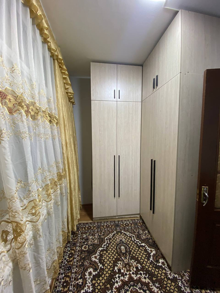 Продаётся 1 комнатная квартира на 1 этаже на массиве Карасу 1.
