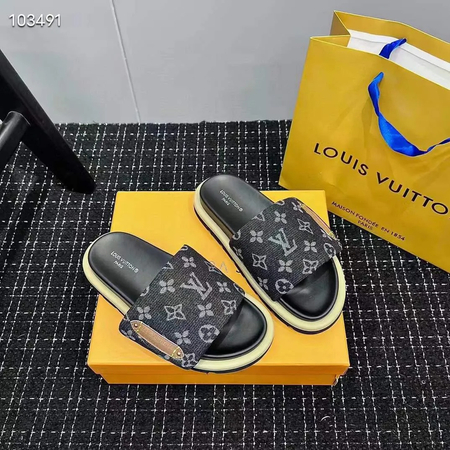 Тапочки Louis Vuitton