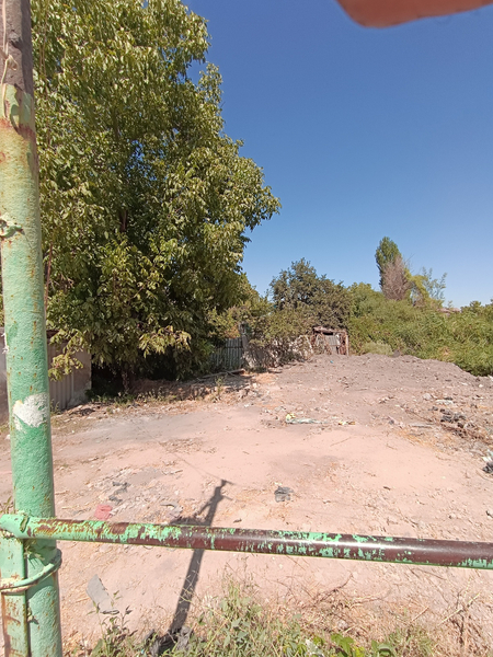 Uy sotiladi 12 sotik Manzil Chirchik shaxarda narxi  120000 $