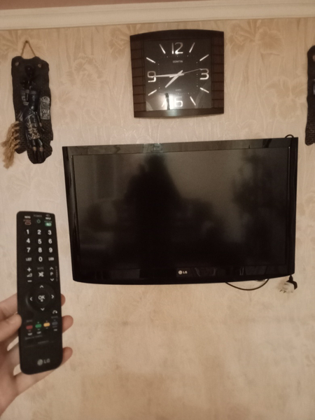 Продаëтся телевизор LG-42LH20
