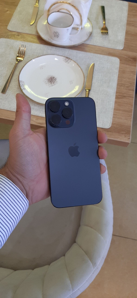 Iphone 15 pro max sotiladi 100% 256gb