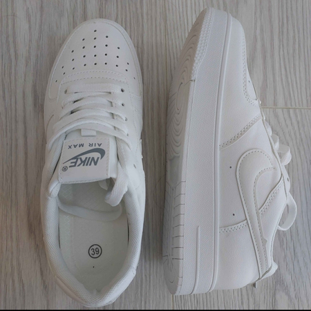 Кроссовки женские Nike